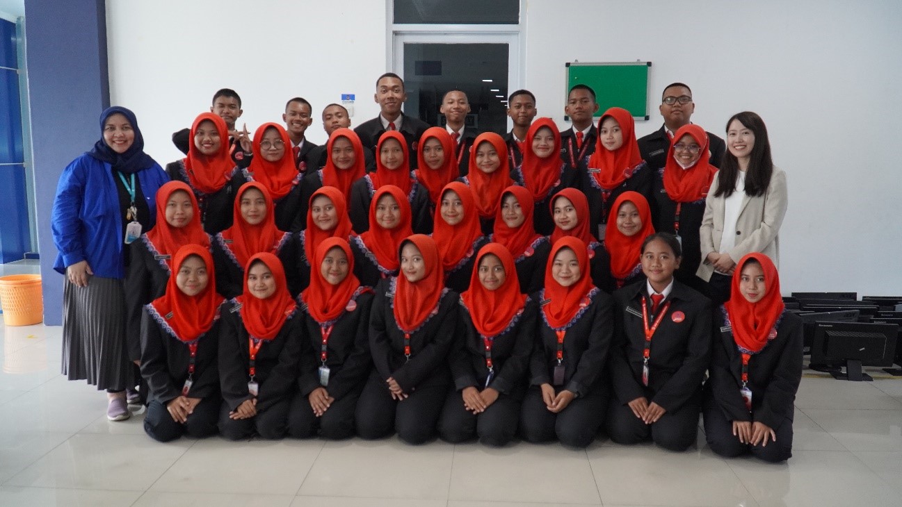 B-EN-Gが、インドネシア職業高校「ミトラ・インダストリMM2100」の会計学科に講師を派遣 日系製造業に就職する生徒のスキルアップに貢献 | セカイのチカラ 世界を支える未来を創る ...